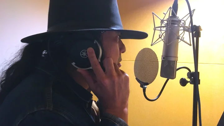 シンガーソングライター mpiのフレーズで心をつかむ！mpiの作詞制作実践ノウハウ | コロソ.